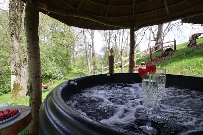 Romantic Treehouse Hot Tub Cottage Worcestershire Tenbury Wells | Eathelin